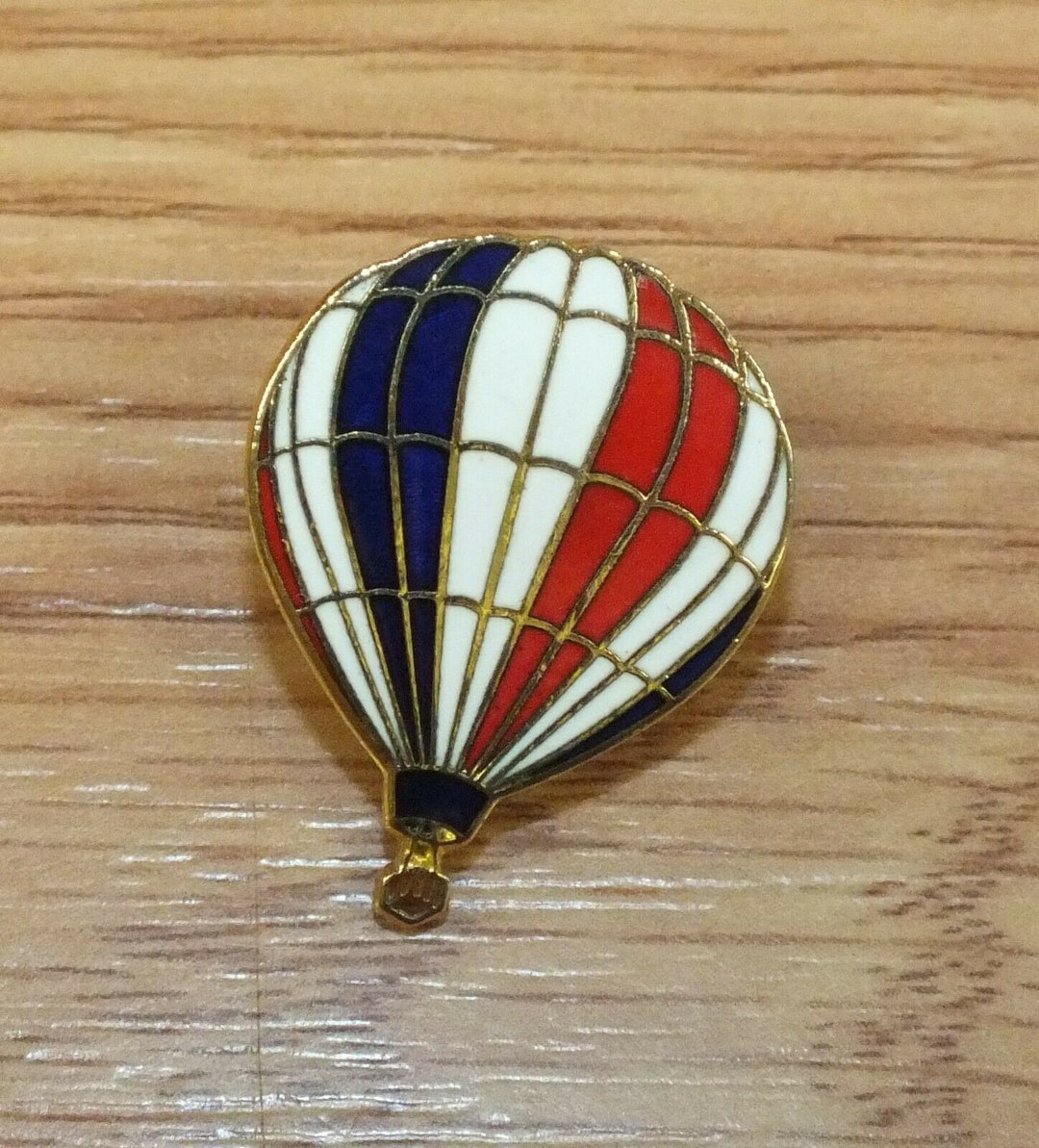 Vintage Red White & Blue Hot Air Balloon Collectible Souvenir Lapel Pin ...