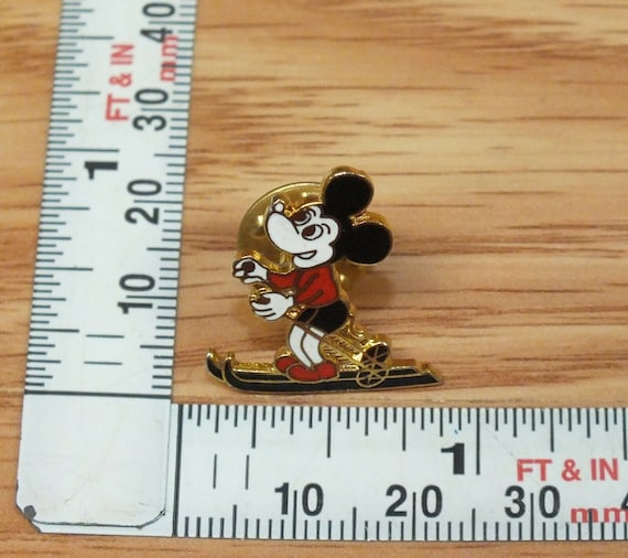Disney's Vintage Style Mickey Mouse Skiing Collectibl… - Gem