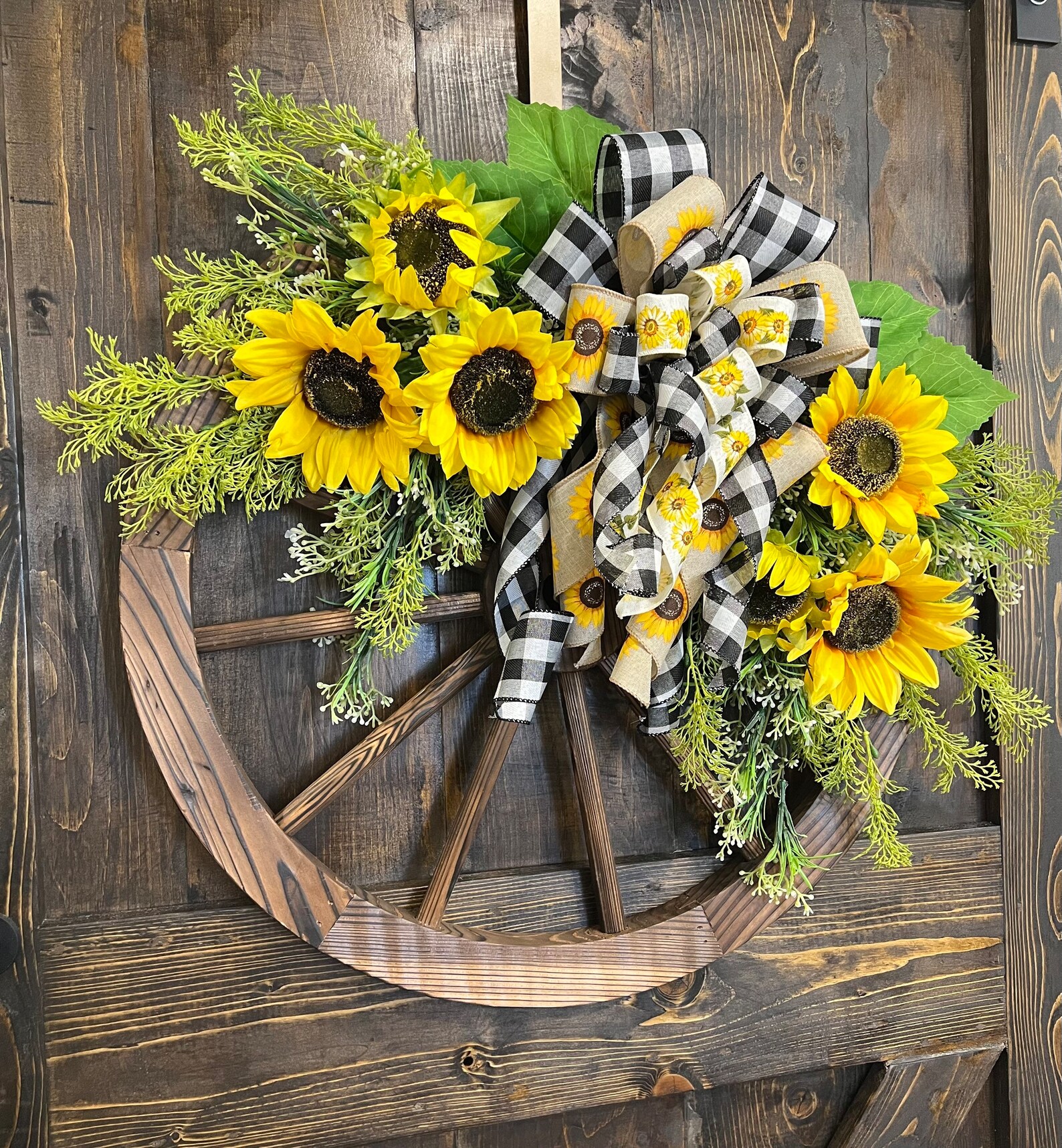 Sunflower Farmhouse Country Wagon Wheel Wreath - Etsy