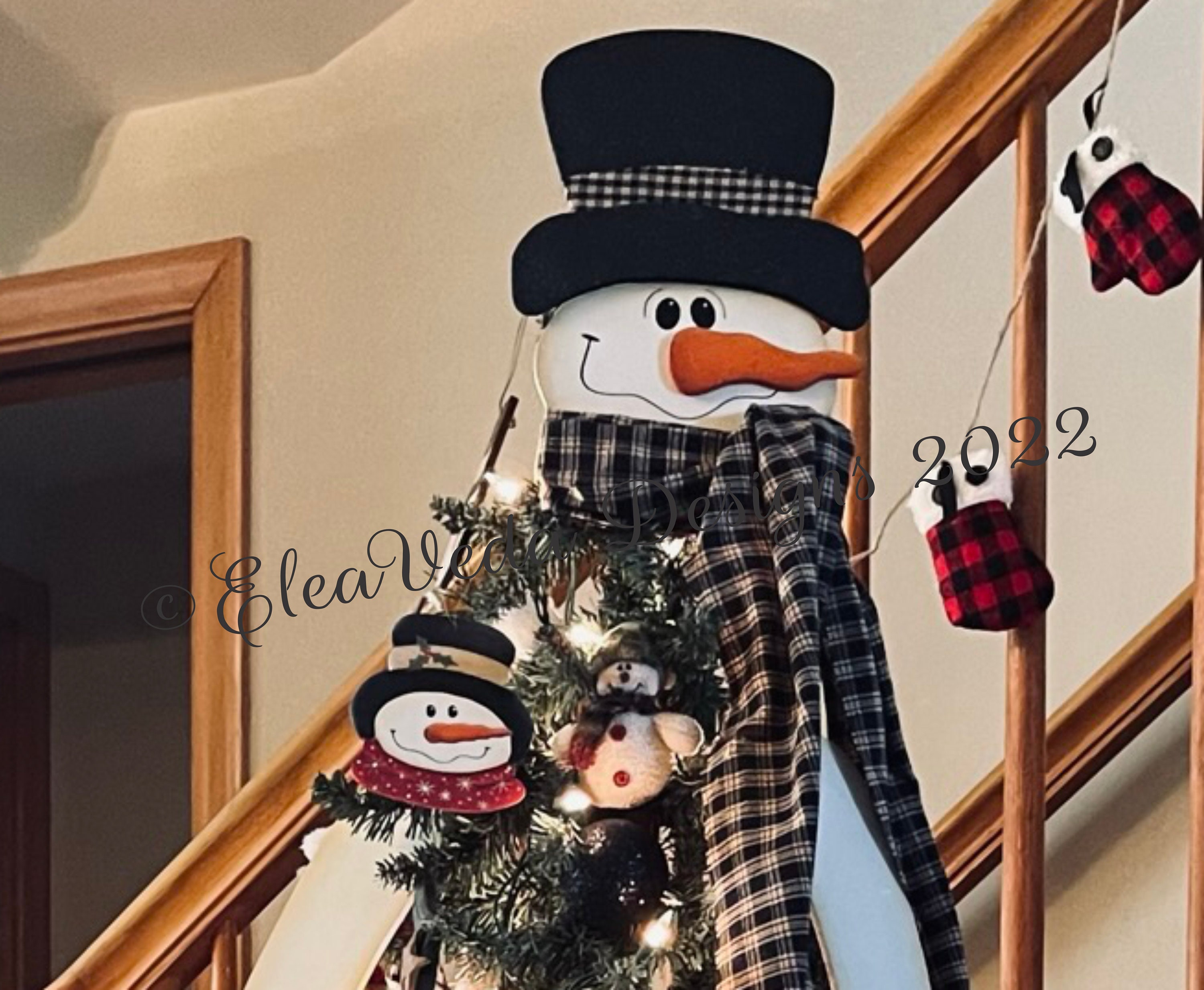 Snowman Holiday Hugger Tree Topper -- Christmas Tree Topper Decoration ...