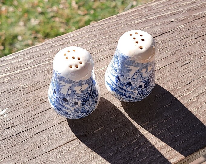 Vintage Ironstone England Blue & White Salt and Pepper Shaker Pair - Etsy Vintage Ironstone England Blue & White Salt and Pepper Shaker Pair - Etsy