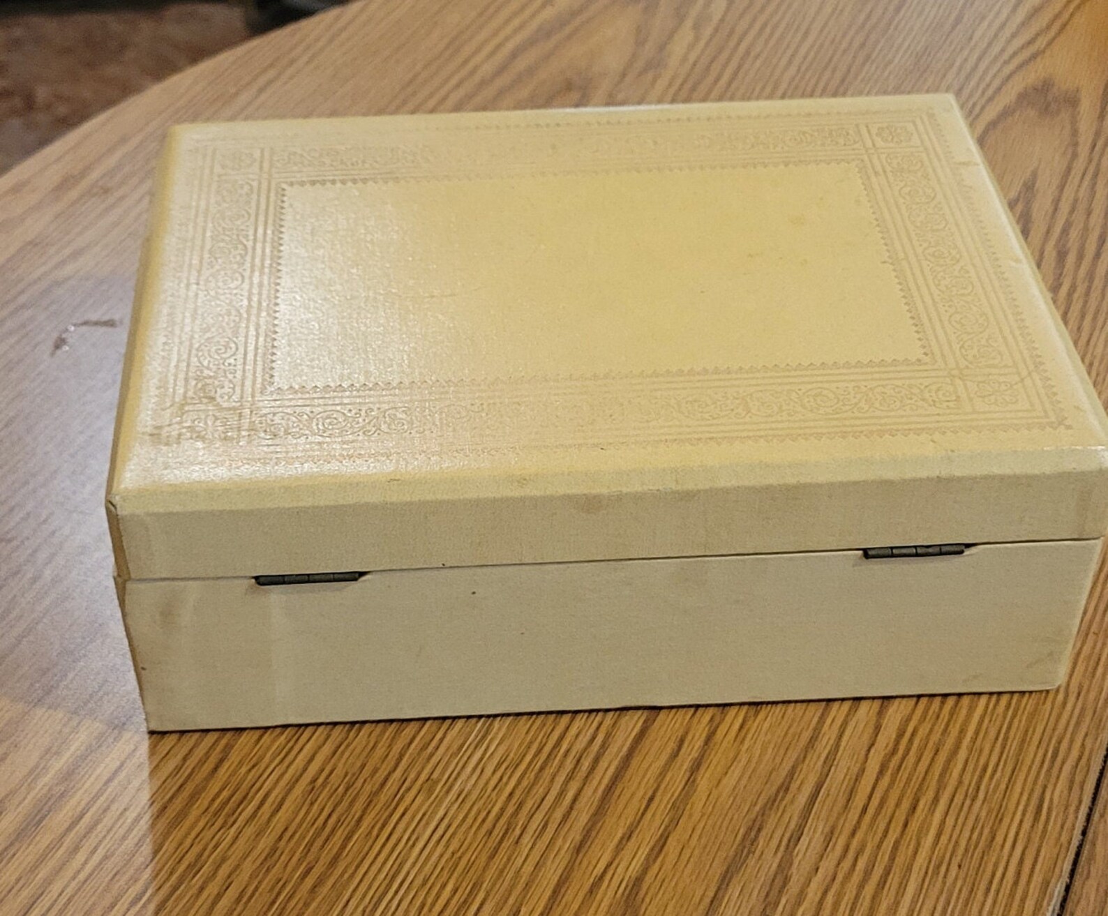 Vintage Light Yellow Jewelry Box With Green Velvet Lining - Etsy