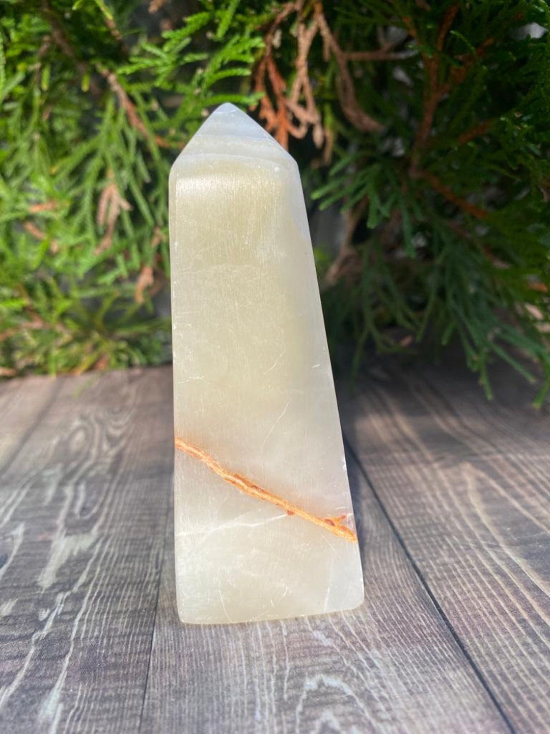 Green Onyx Tower: Elegant Home Decor With Natural Onyx Towers and ...
