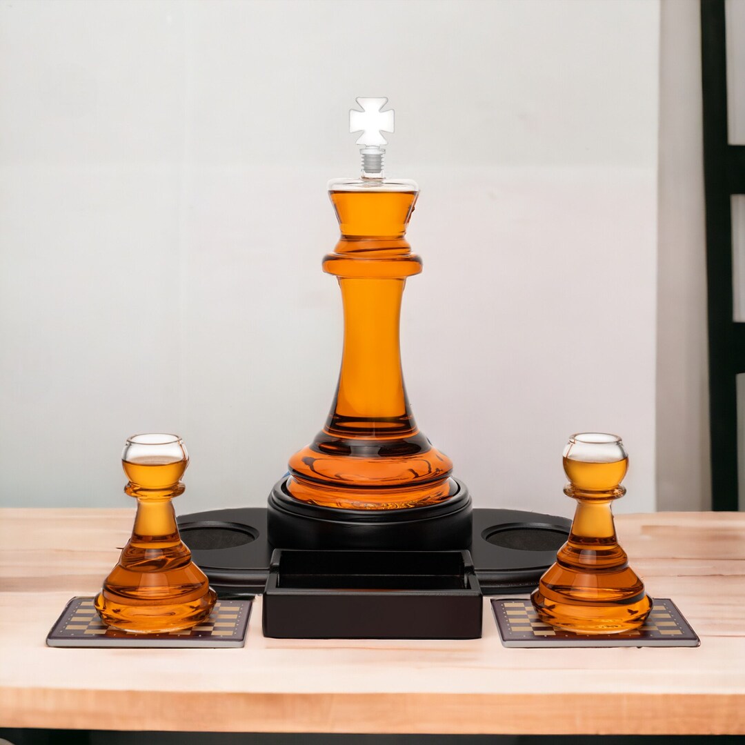 Unique Chess Whiskey Decanter Set for Home Bar Decor, Chess Decanter ...