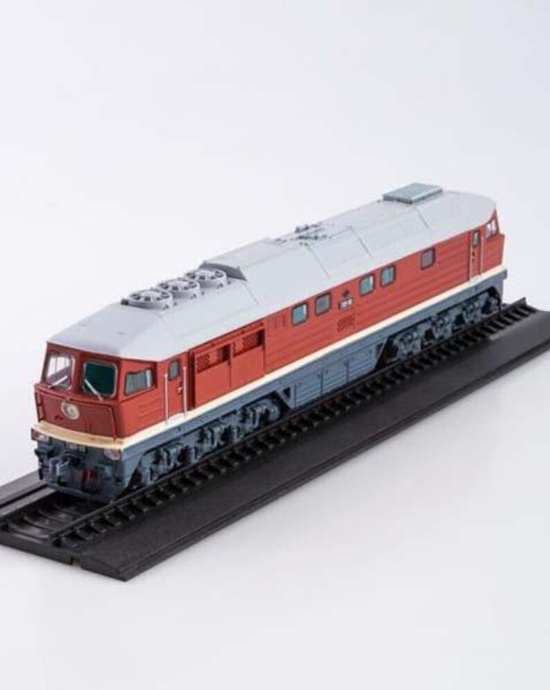 1:87 TE109 Diesel Locomotive of the USSR Lines With Modimio Magazine ...