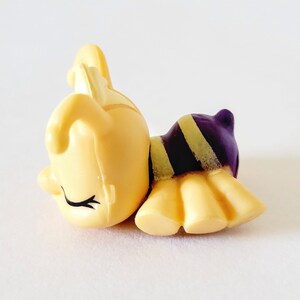 Hasbro Littlest Pet Shop LPS 243 Hattie Hively Mini Yellow and Purple ...