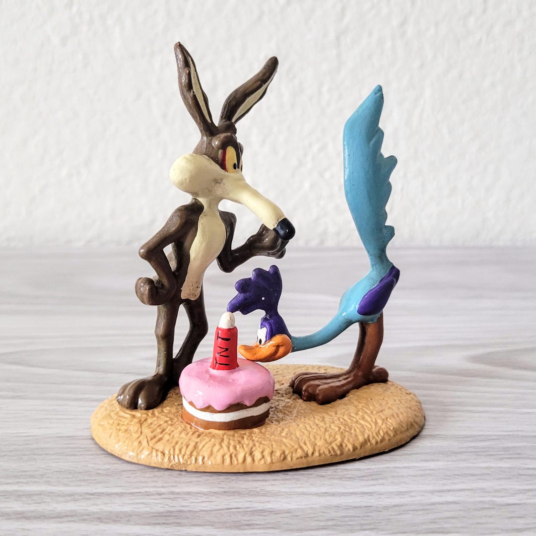 Vintage Looney Tunes Wile E Coyote and Road Runner TNT Birthday Cake ...