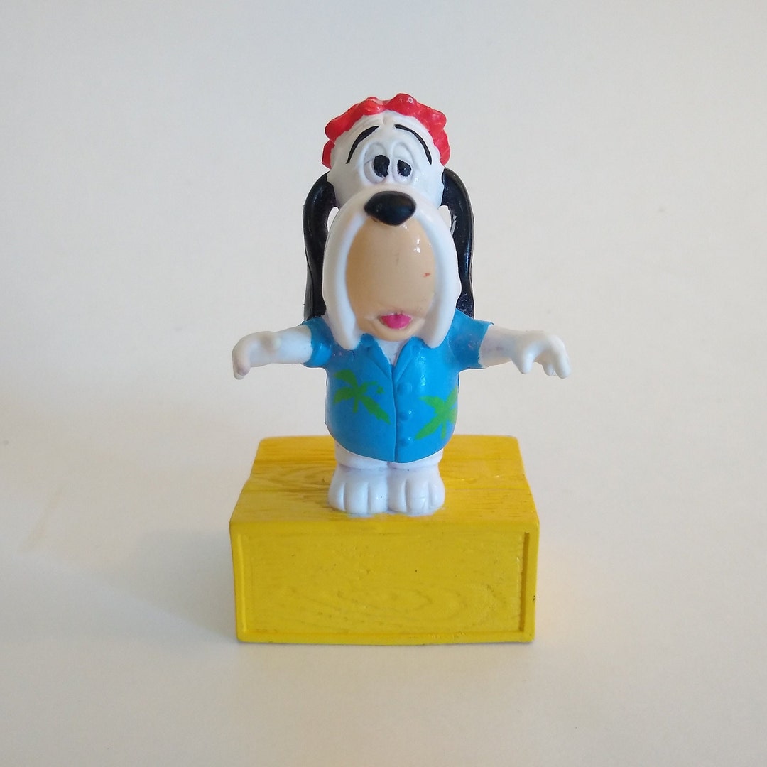 Droopy Dog PVC Figure, Droopy Dog Hawaiian Shirt Standing on Yellow ...