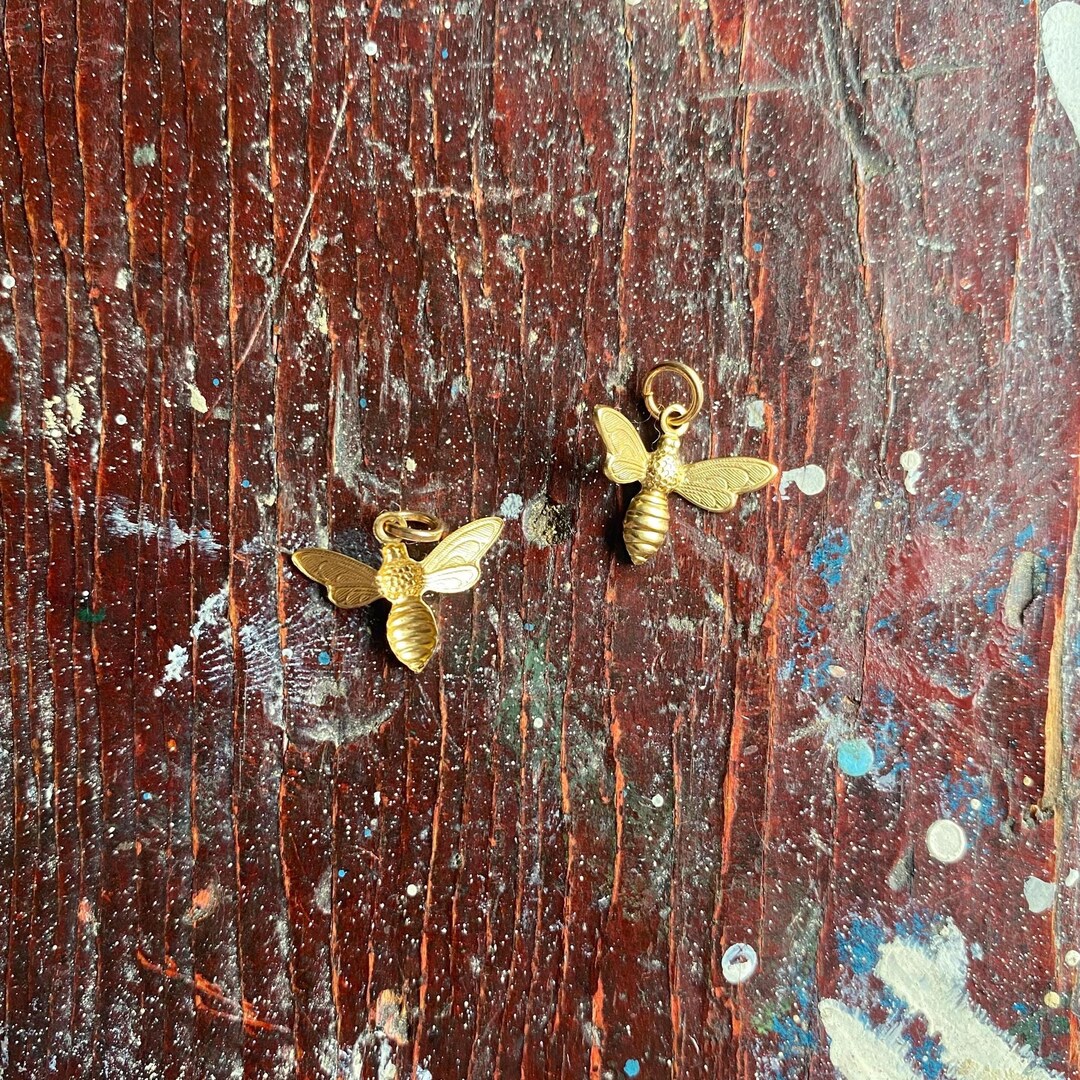 Raw Brass Bee Charm/small Bee Charm/brass Insect Charms - Etsy