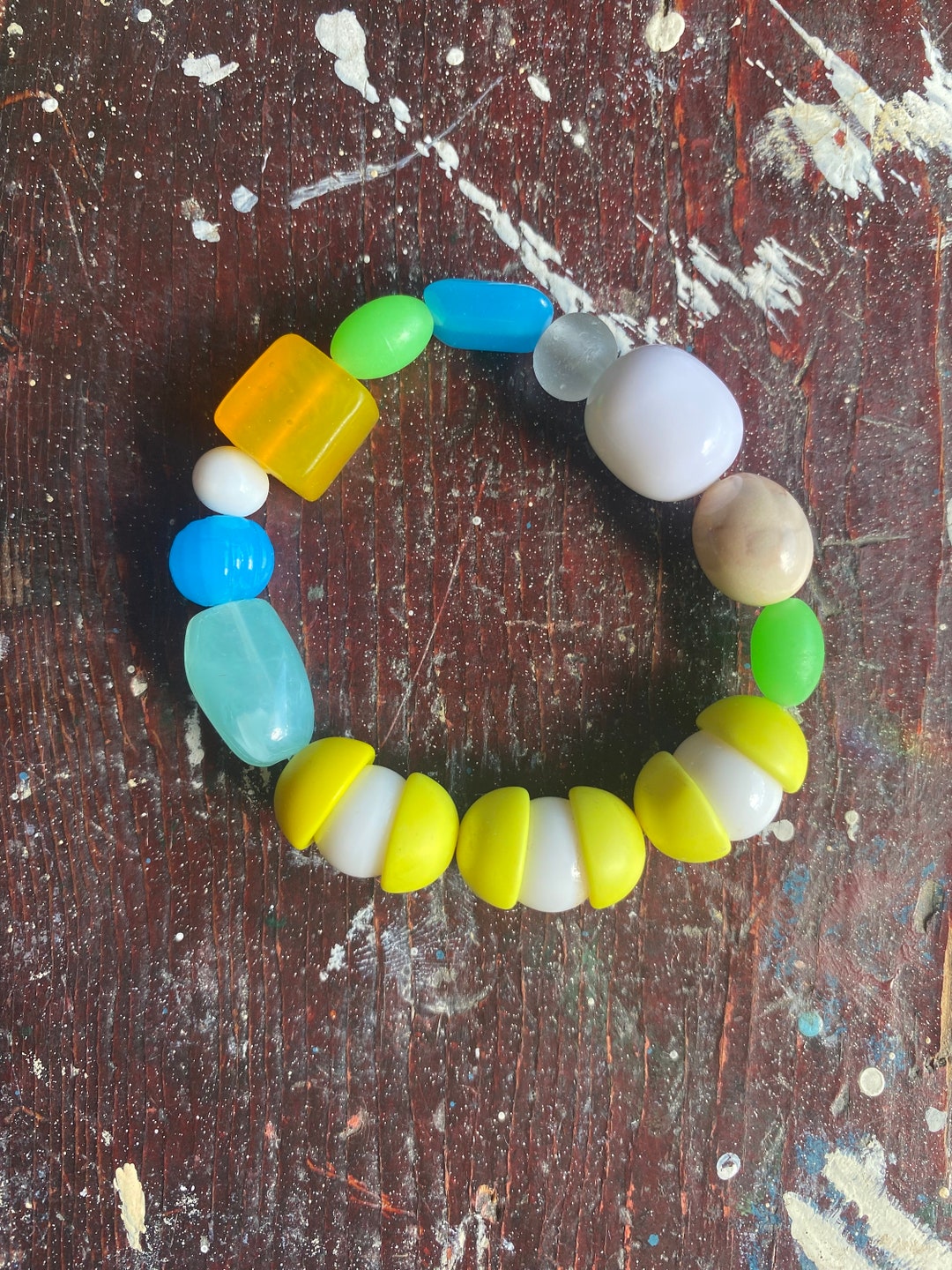 Vintage Beaded Bracelet/bright and Vivid/large Resin Beads - Gloworm - Etsy