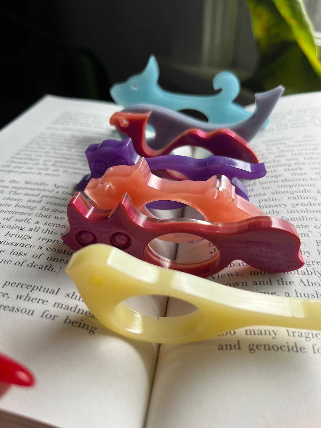 Page Holder/book Holder/thumb Book Holder/resin Bookmark Multi Colored ...