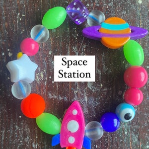 Kids Beaded Bracelets/space Theme Beaded Bracelet/alien Friends - Etsy