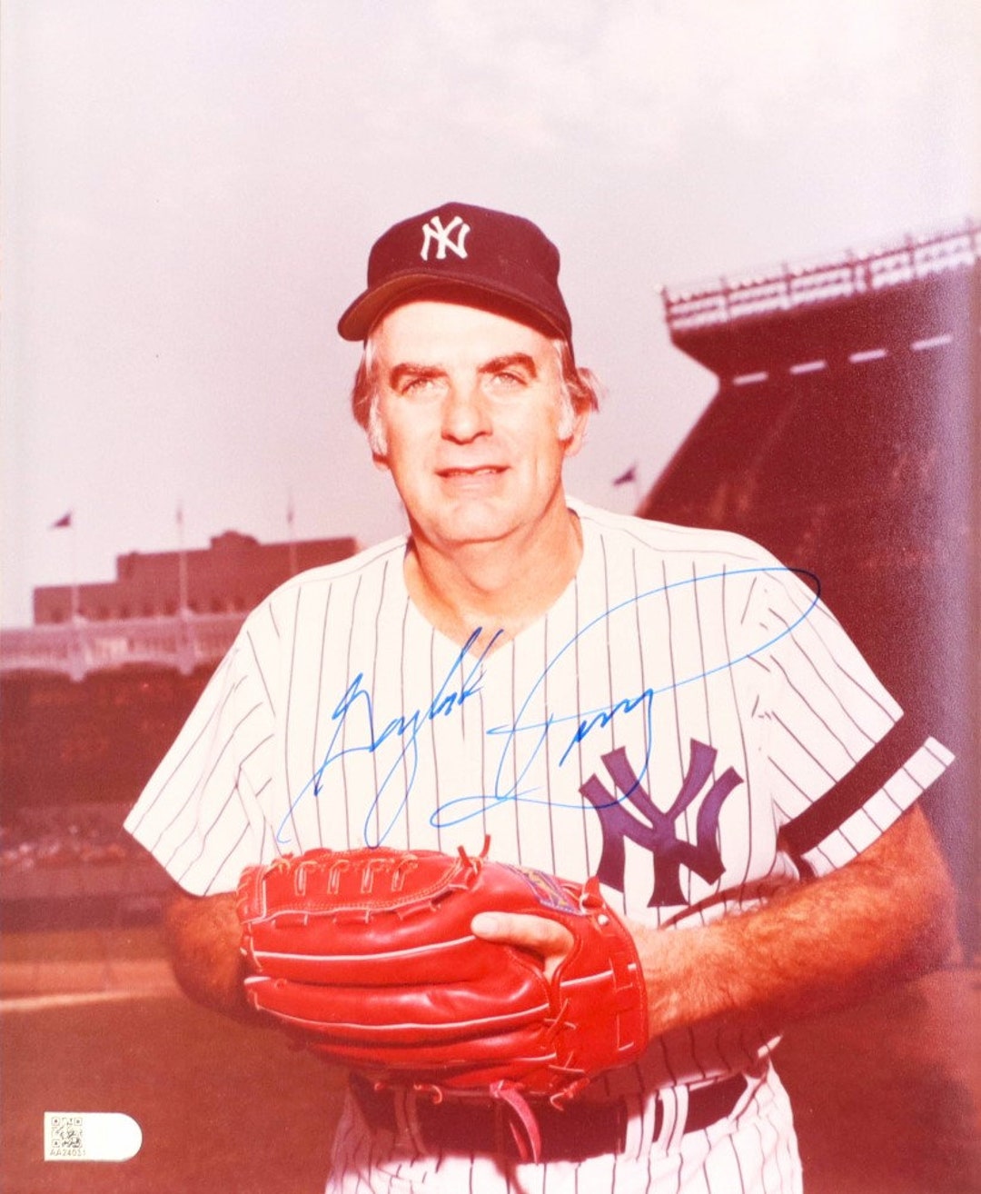 Gaylord Perry New York Yankees and Hall of Famer Signed Vintage 8x10 ...