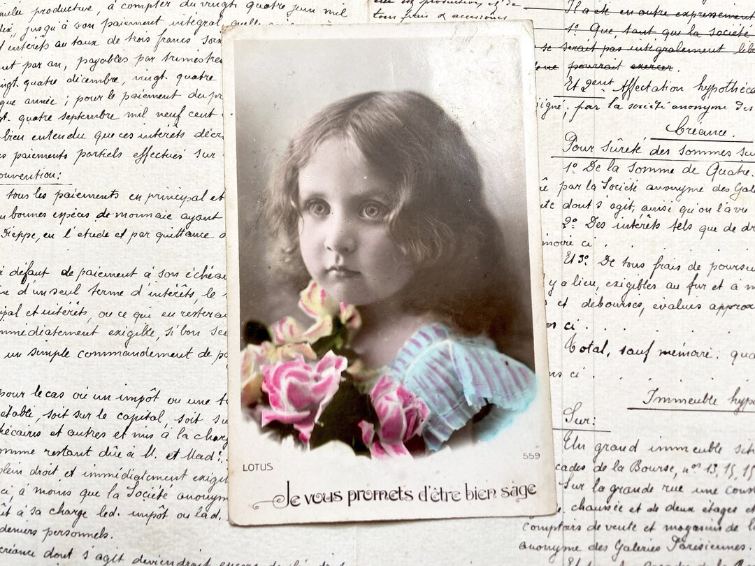 1900s Postcard of a Young Girl With the Words je Vous - Etsy