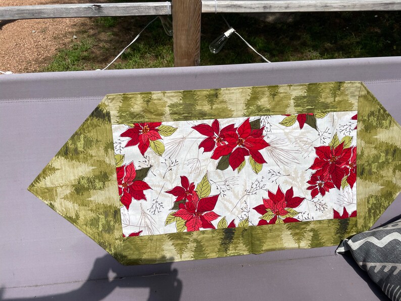 Poinsettia Table Runner - Etsy
