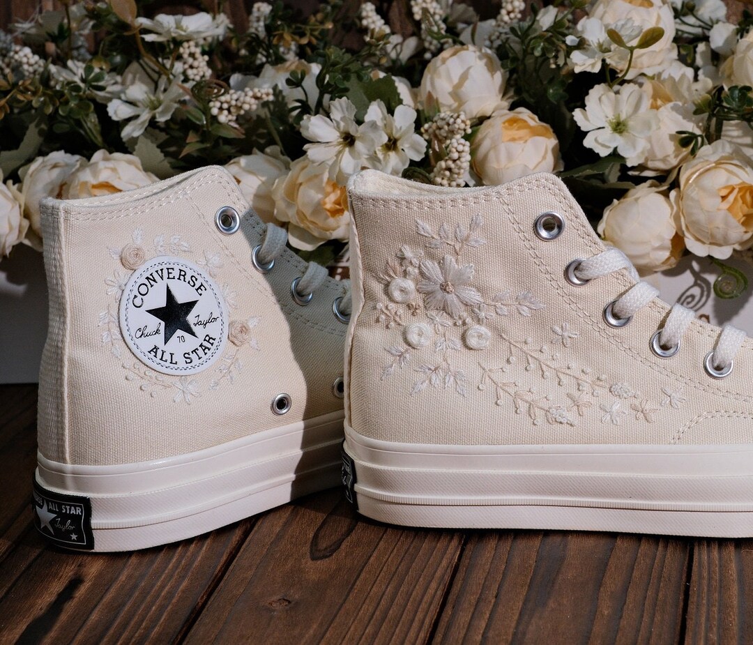 Converse Chuck Taylor 1970s ,custom Floral Circle Embroidery, Converse ...