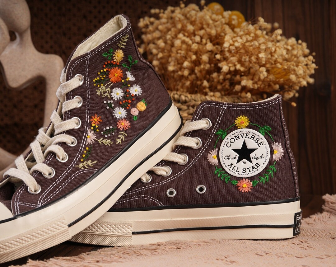 Converse Chuck Taylor 1970s ,custom Floral Circle Embroidery, Converse ...