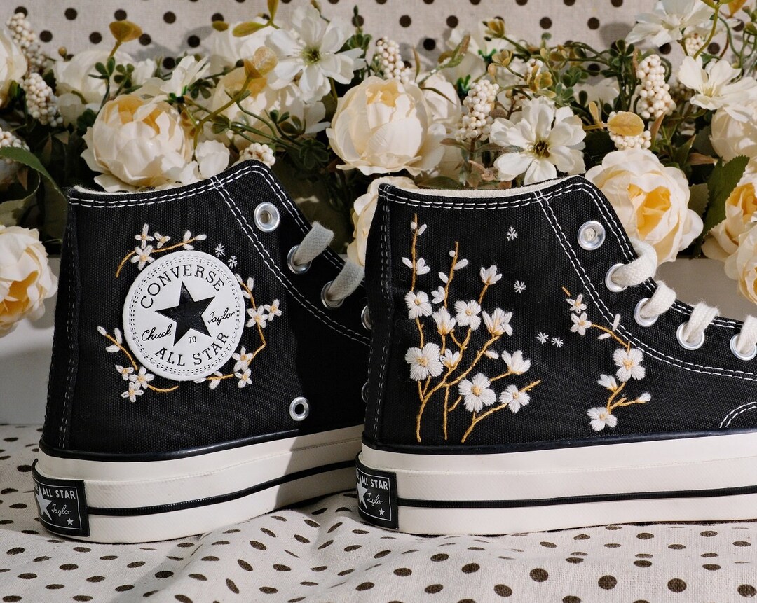 Converse Chuck Taylor 1970s ,custom Floral Circle Embroidery, Converse ...