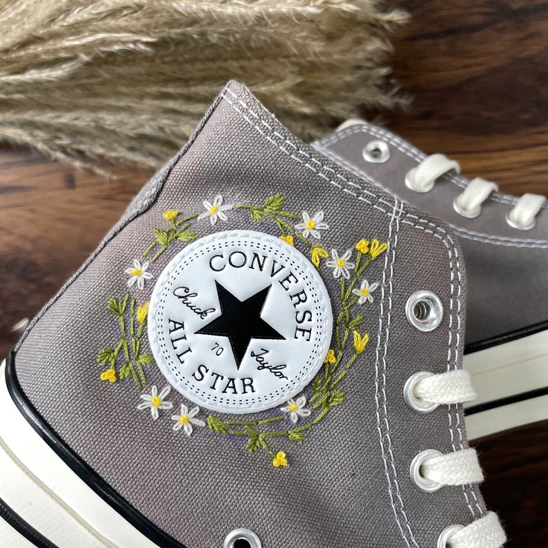 Converse Chuck Taylor 1970s custom Floral Circle Embroidery - Etsy