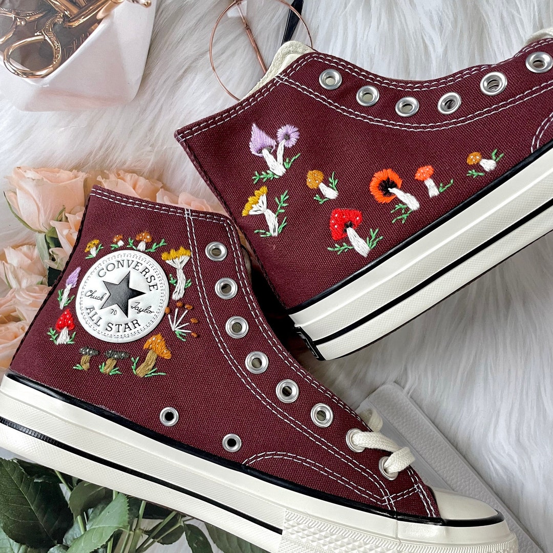 Converse Chuck Taylor 1970s ,custom Floral Circle Embroidery, Converse ...