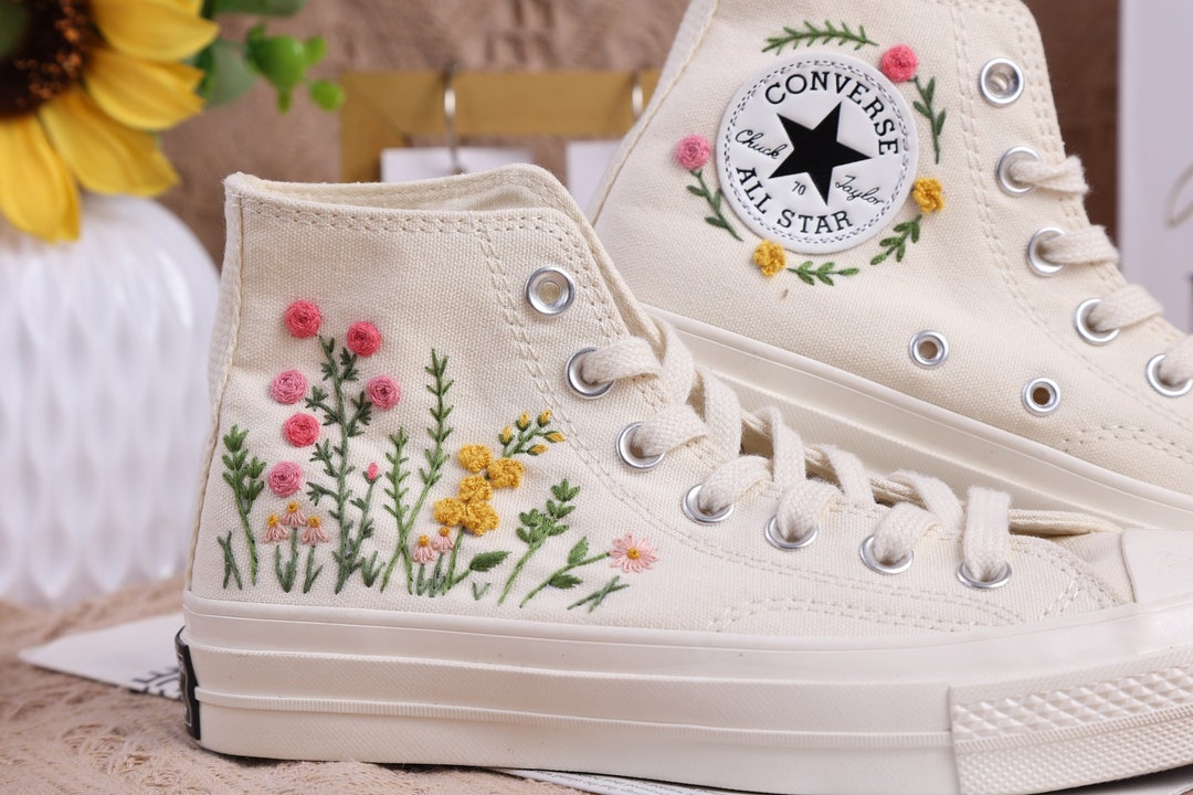 Converse Chuck Taylor 1970s ,custom Floral Circle Embroidery, Converse ...
