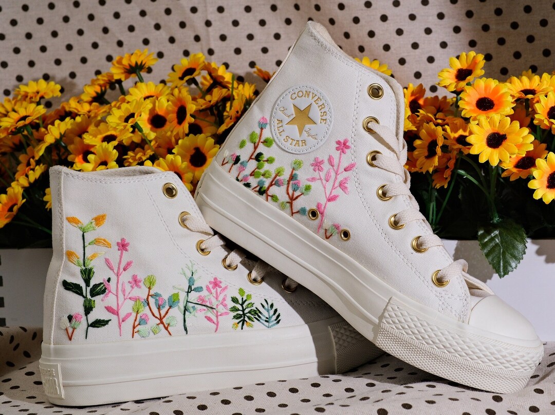 Converse Chuck Taylor 1970s ,custom Floral Circle Embroidery, Converse ...