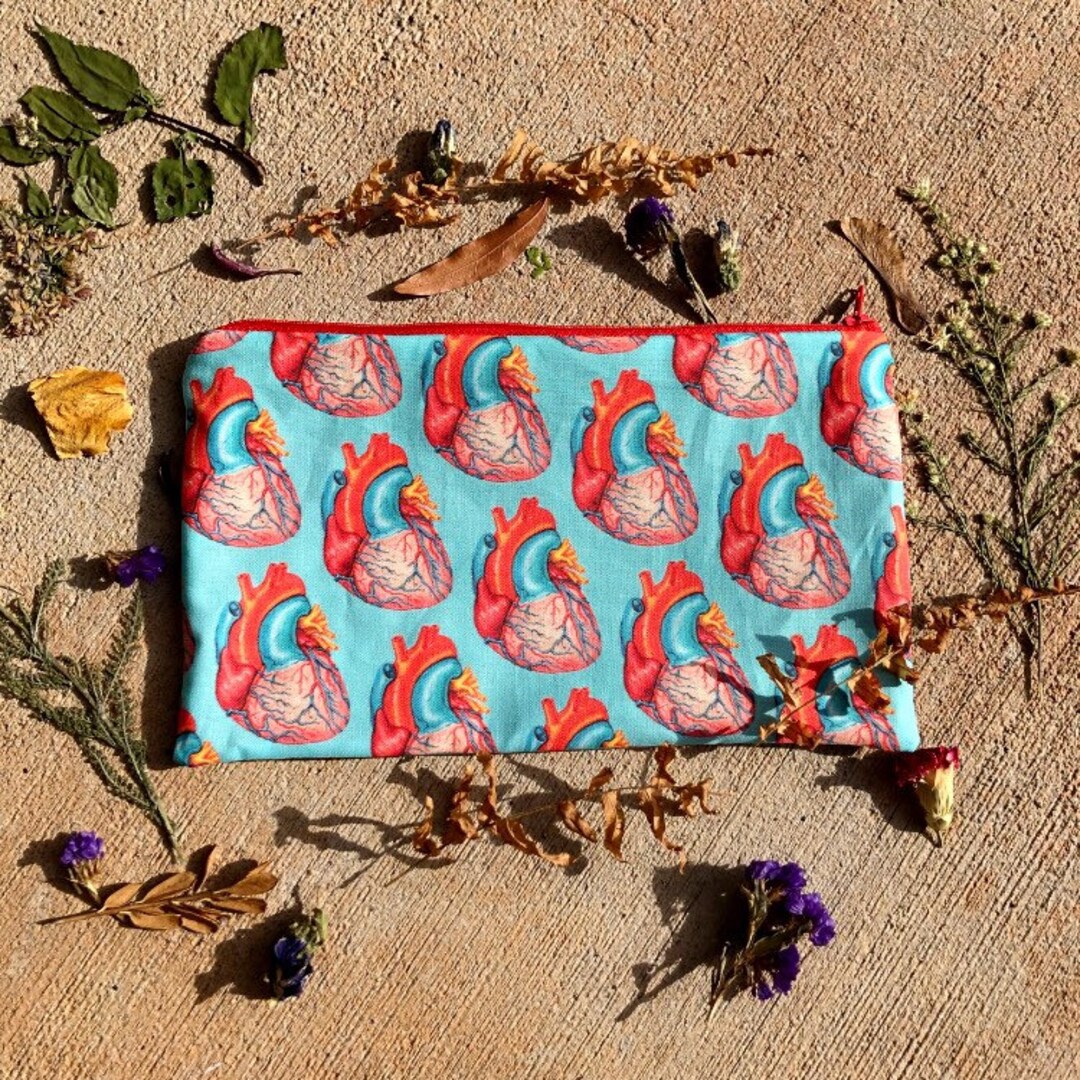 Anatomical Heart Pouch - Etsy