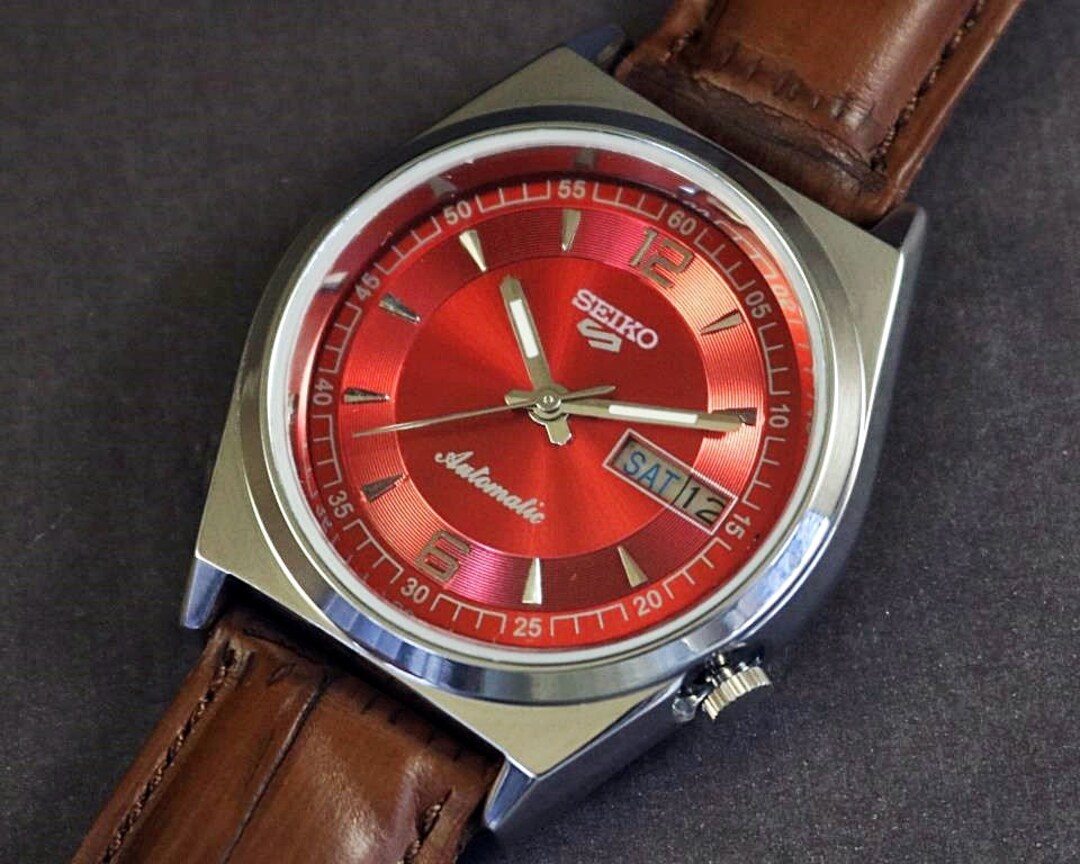 Vintage Unused Seiko 5 Red Dial Mens Wrist Watch Exhibition - Etsy
