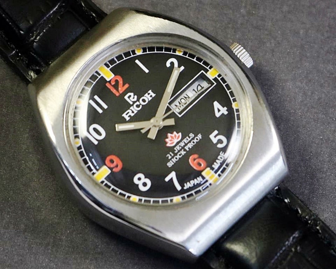 Vintage Ricoh Automatic Mens Wrist Watch Caliber R61 Day Date Japan ...