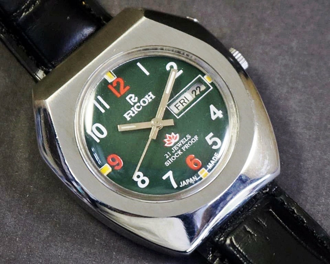 Vintage Ricoh Automatic Mens Wrist Watch Caliber R61 Day Date Japan ...