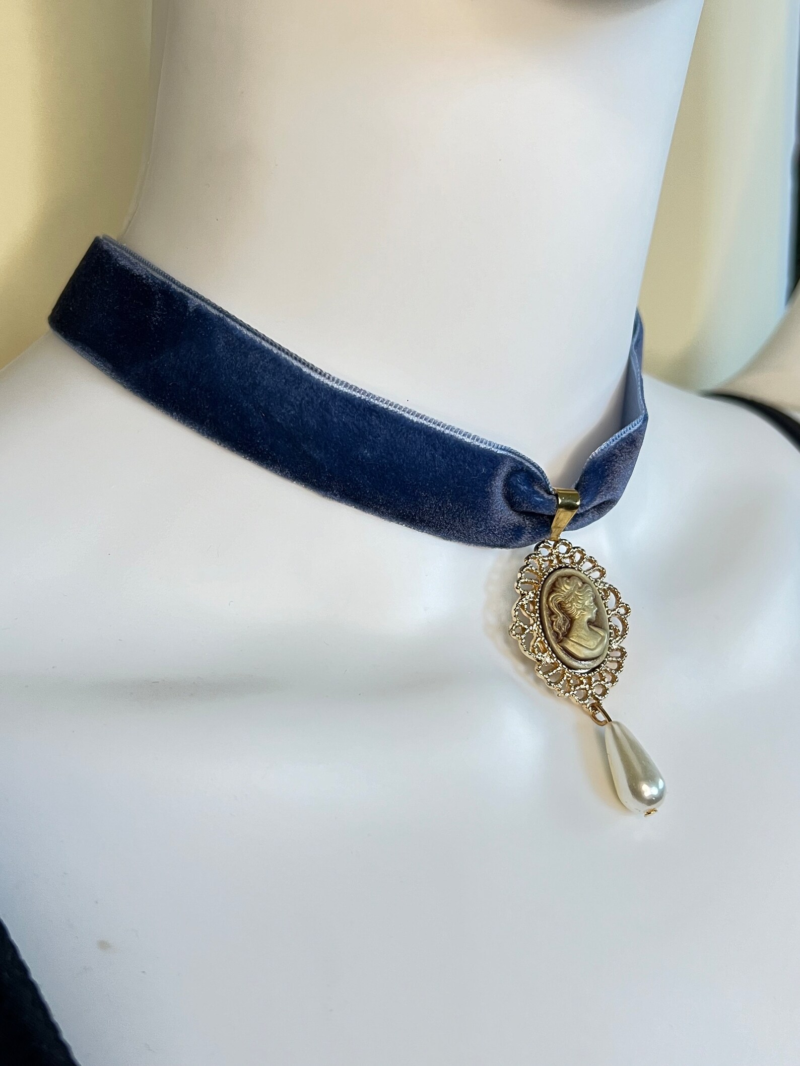 Royal Blue Velvet Choker: Regency Victorian Pendant Necklace - Etsy