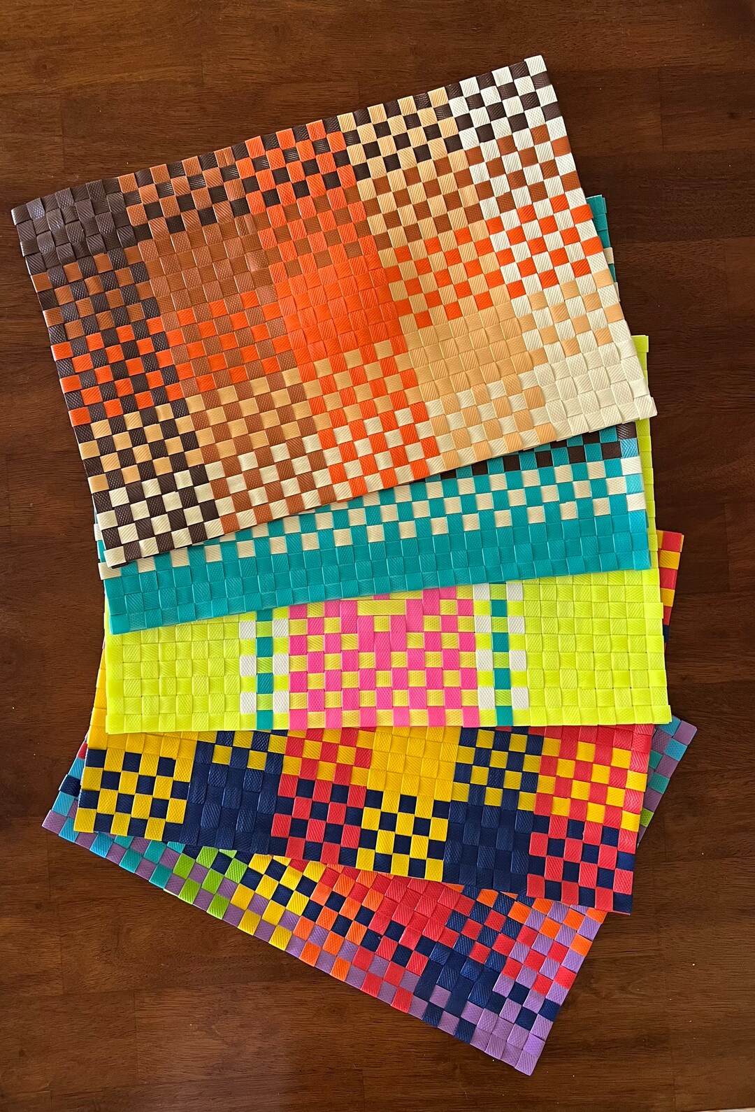 Different Set of 6 Colorful Handwoven Checkered Plastic Placemats ...