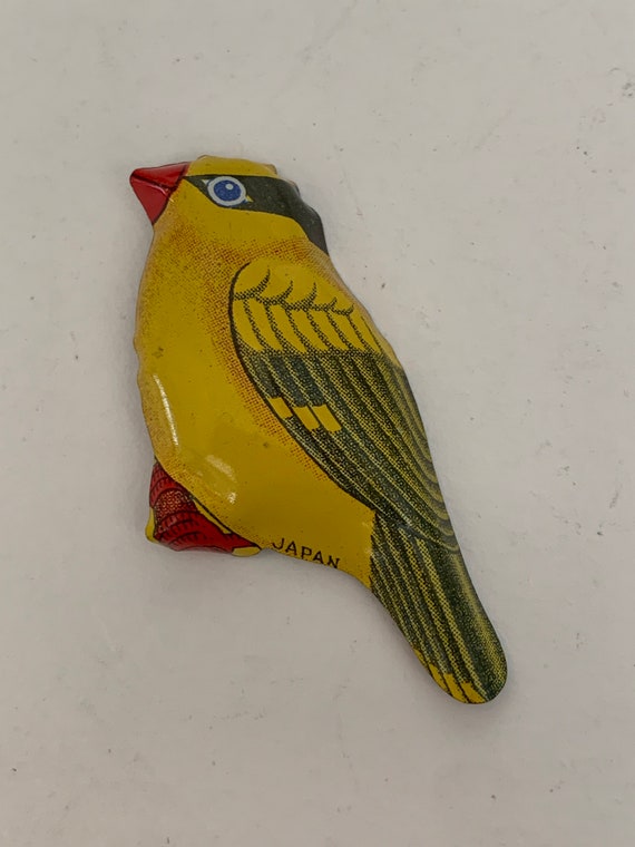 tin litho bird pin - Gem