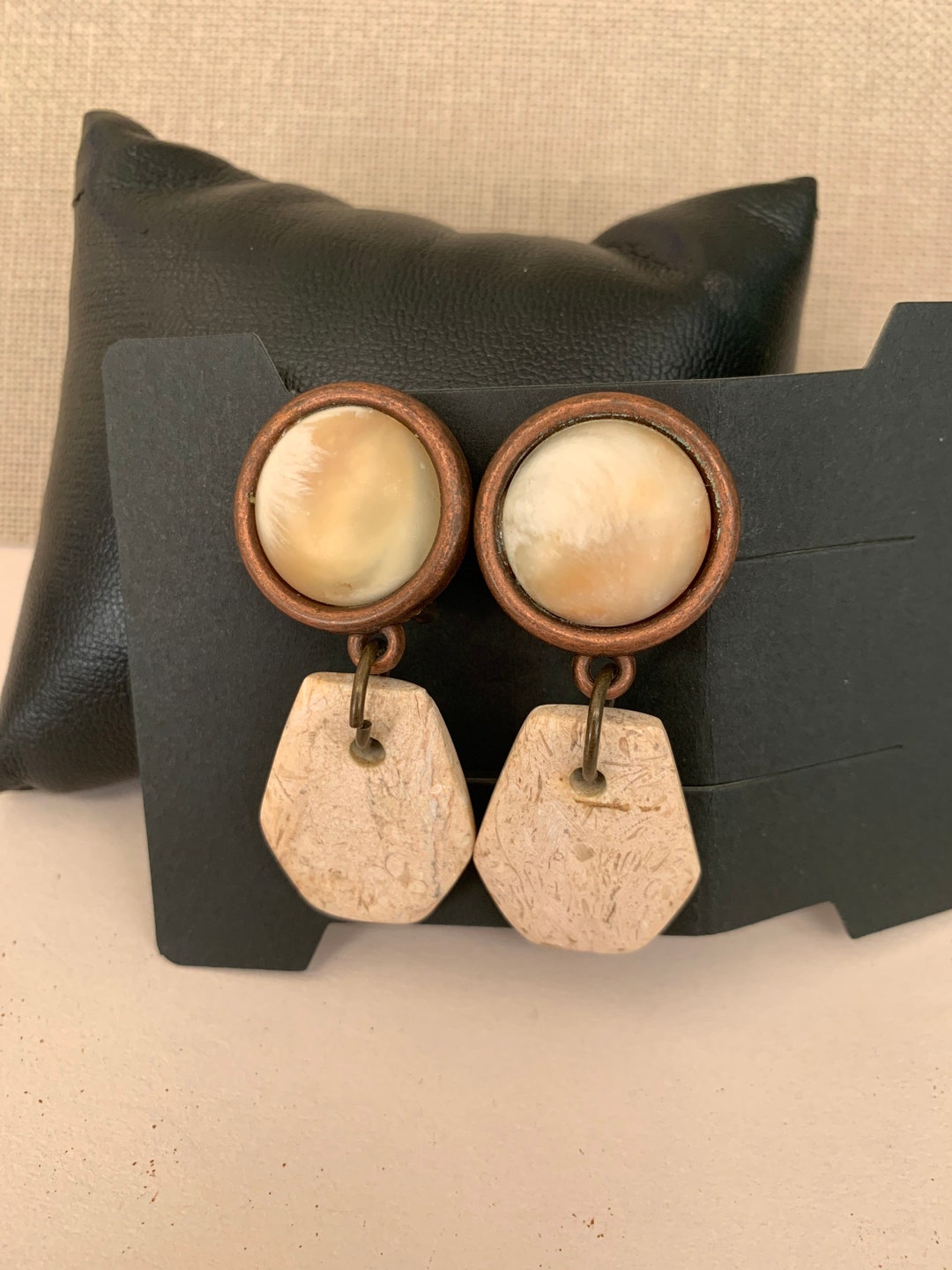 Vintage Beige Gemstone With Beige Dangle Stone Clip-on Earrings - Etsy
