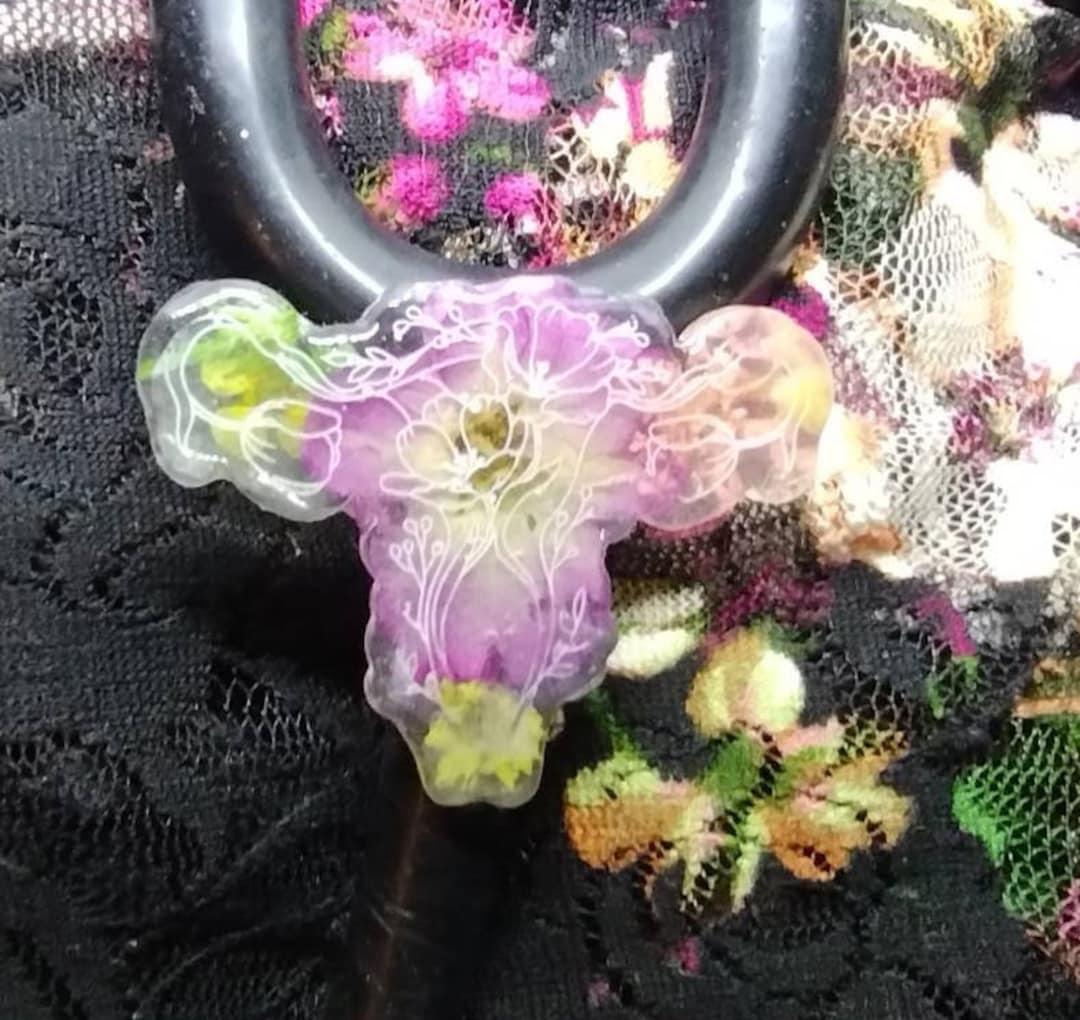 Uterus Real Pressed Dried Flowers With Free Flower Stethoscope Tag ...