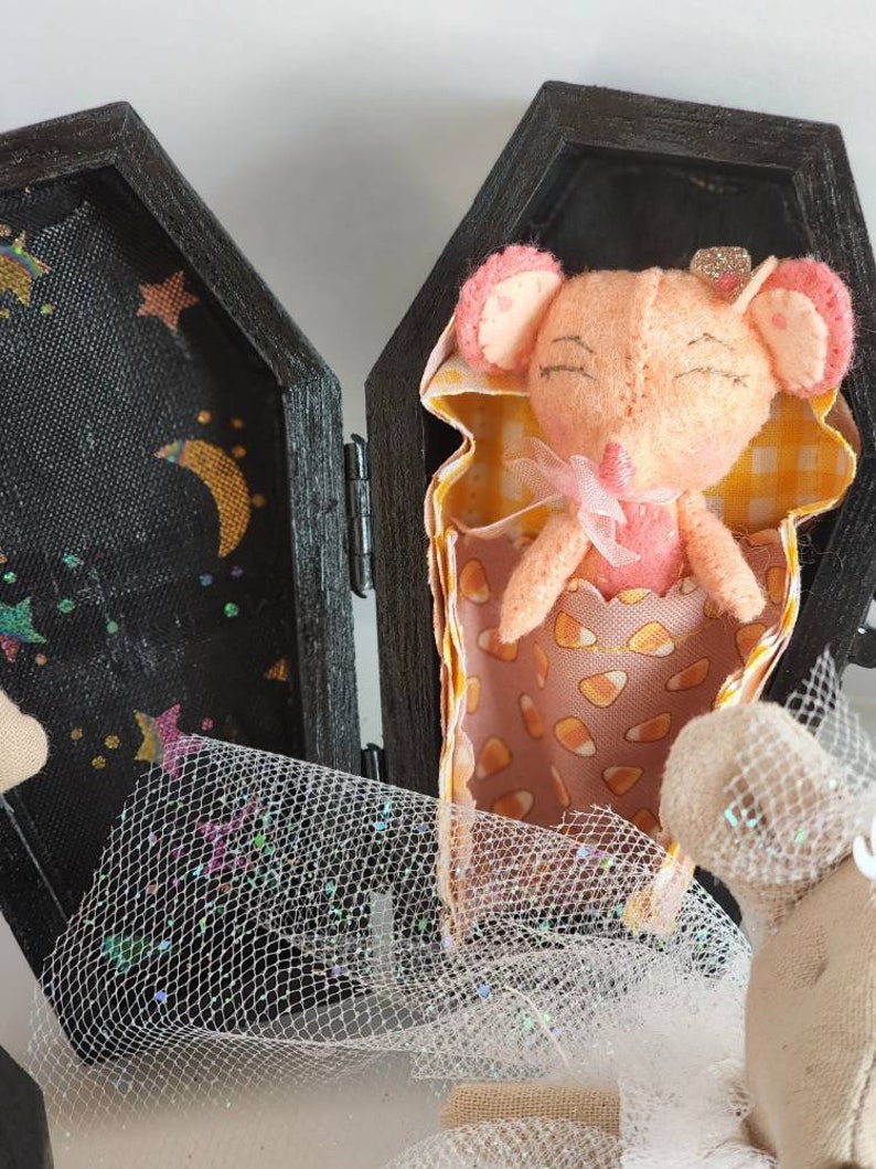 Boo Bash... Baby Mouse in Coffin Bed With Tiny Sleeping Bag. - Etsy