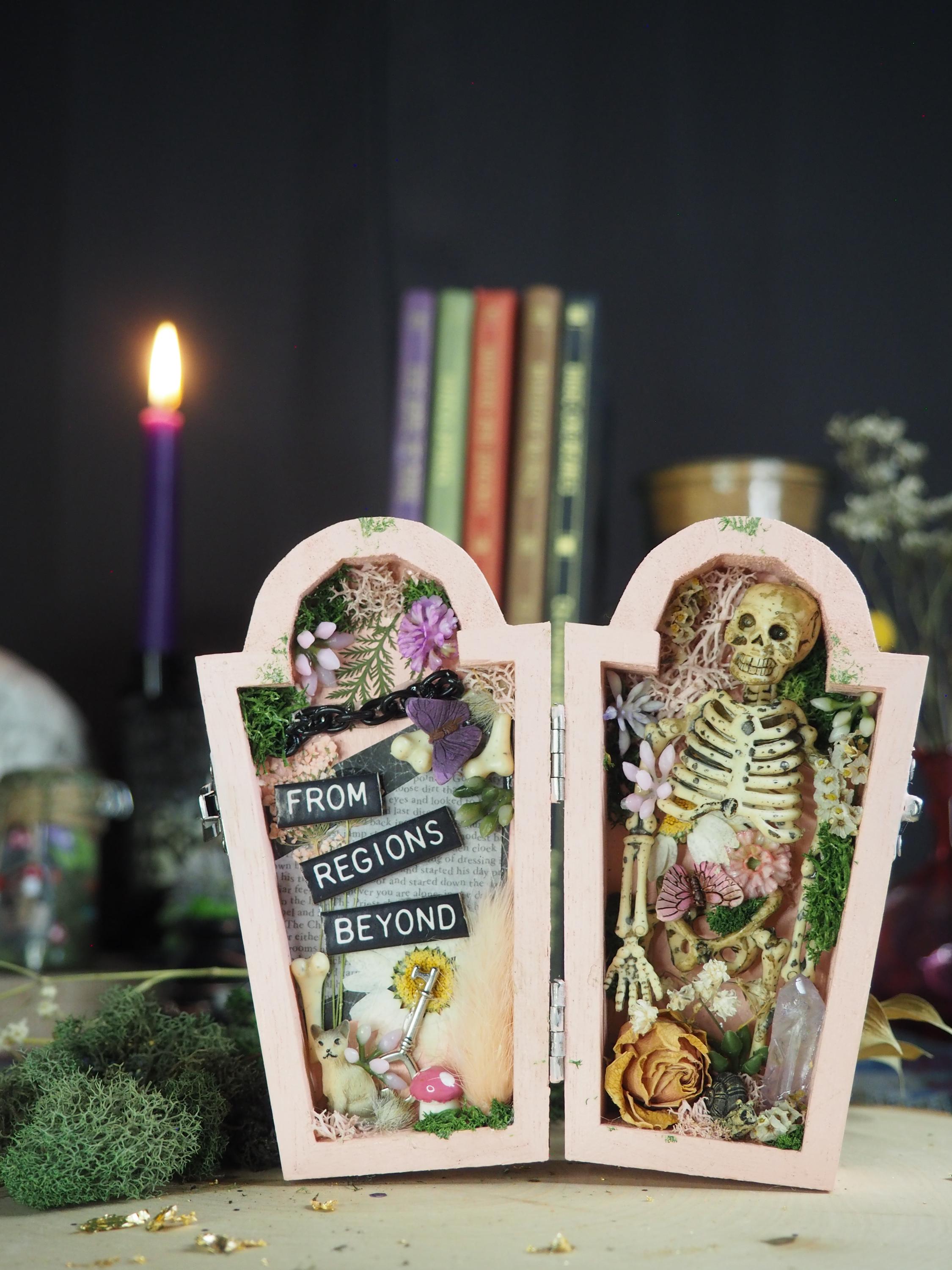 Coffin Shadow Box, Mini Coffin Display, Gothic Diorama, Bookshelf Decor ...