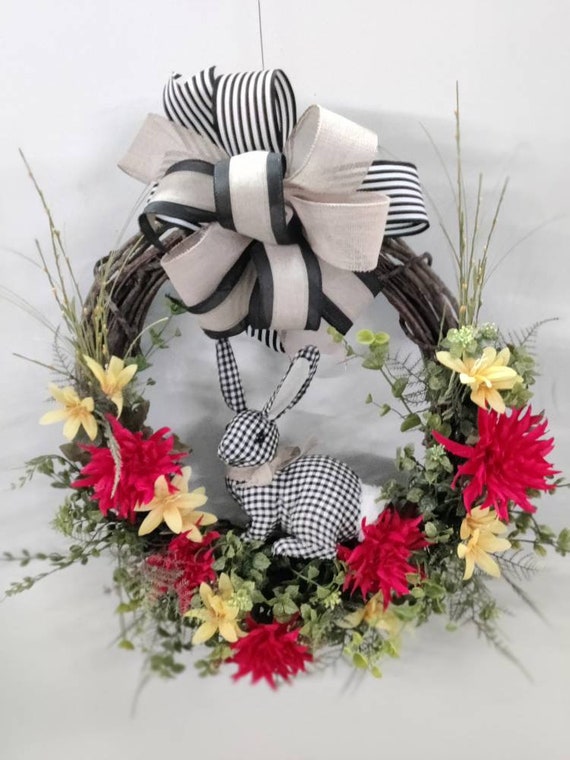 Rabbit Grapevine Boxwood Wreath | Etsy
