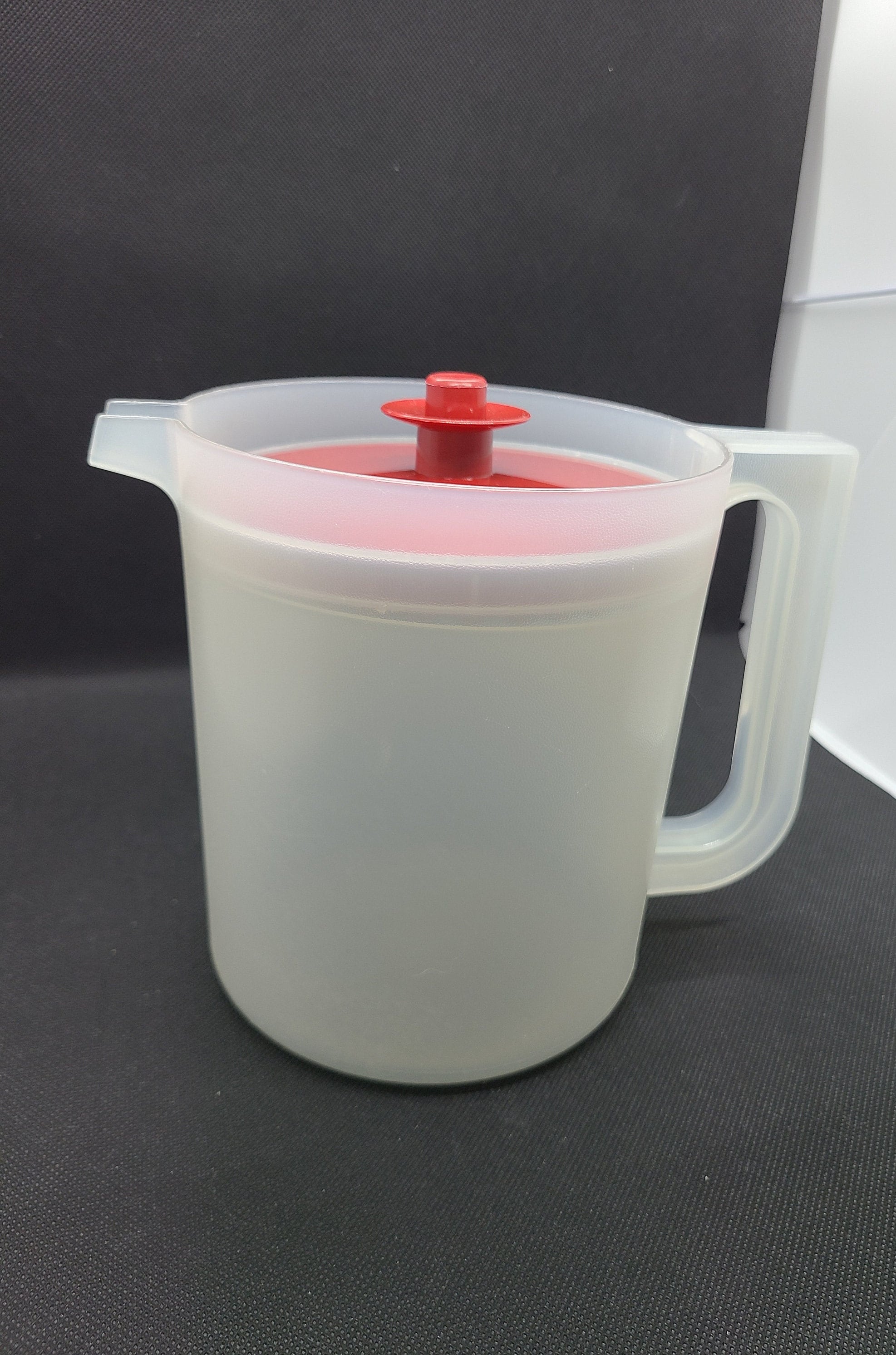 Vintage Tupperware #1575 Harvest Red Push Button Pitcher 1 QT - Etsy