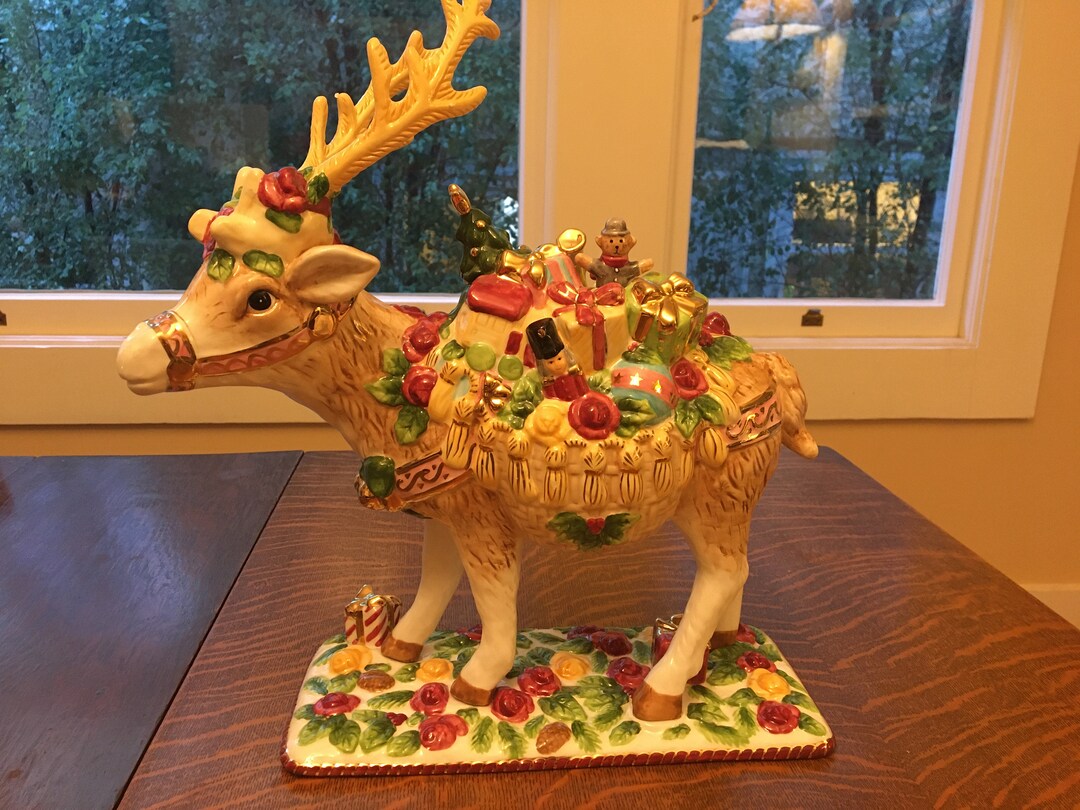 Royal Albert Porcelain Christmas Reindeer Figurine, Old Country Roses ...