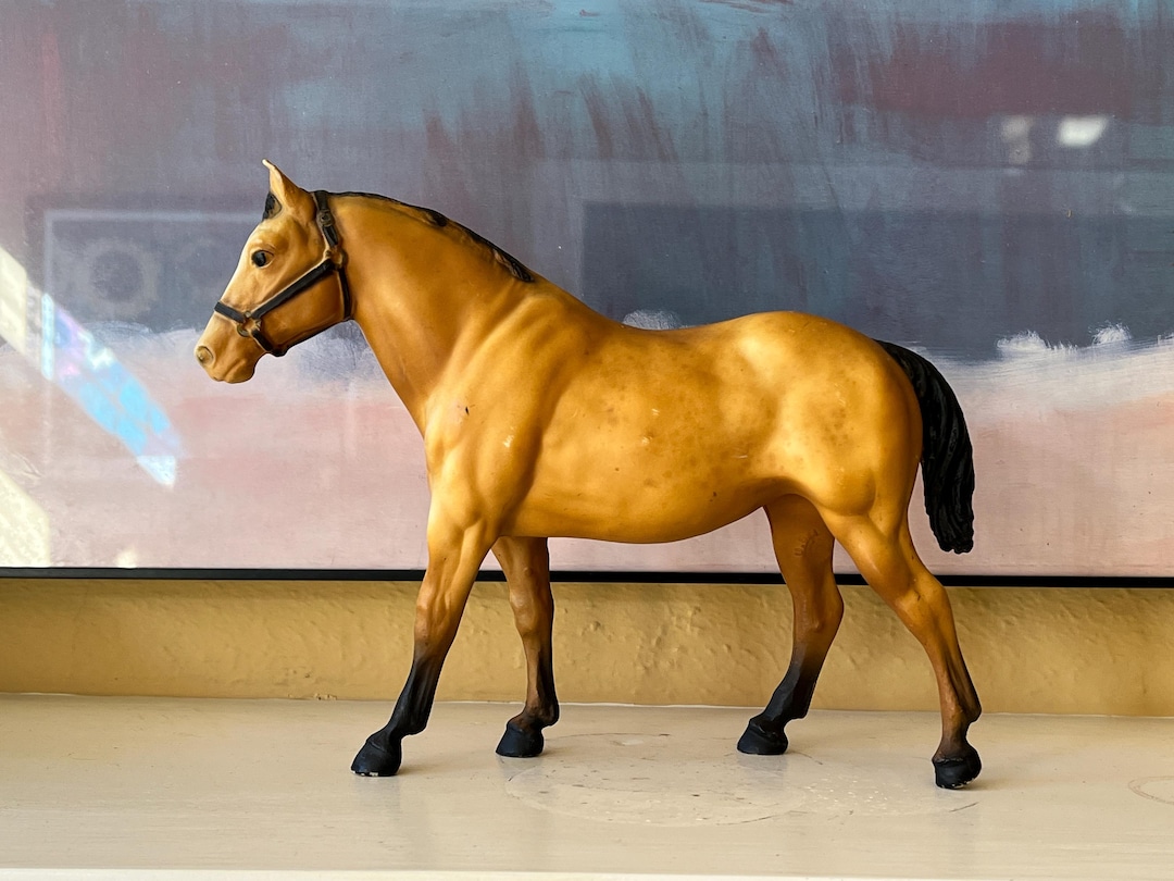 Traditional (1:9) Breyer Bay/dun Quarter Horse W/halter, Black Dorsal ...