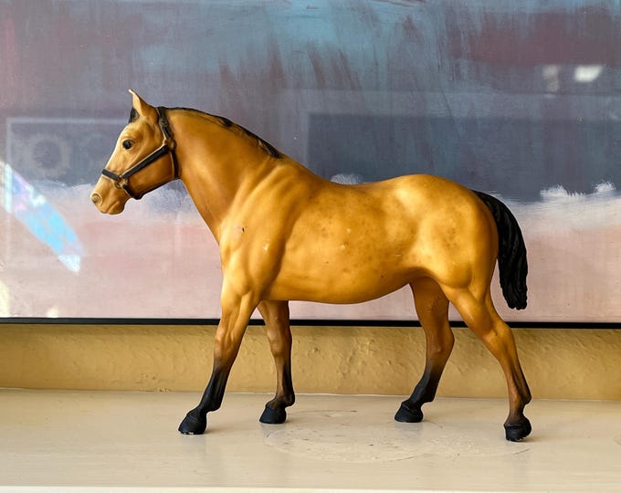 Traditional (1:9) Breyer Bay/dun Quarter Horse W/halter, Black Dorsal ...