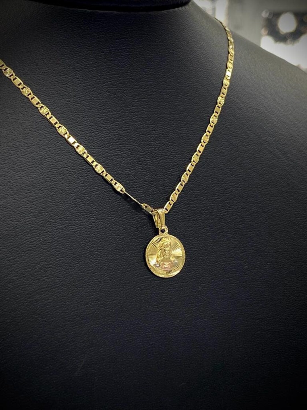 Round Small Jesus Necklace Pendant for Kids Womens Mens/14k Gold Filled ...
