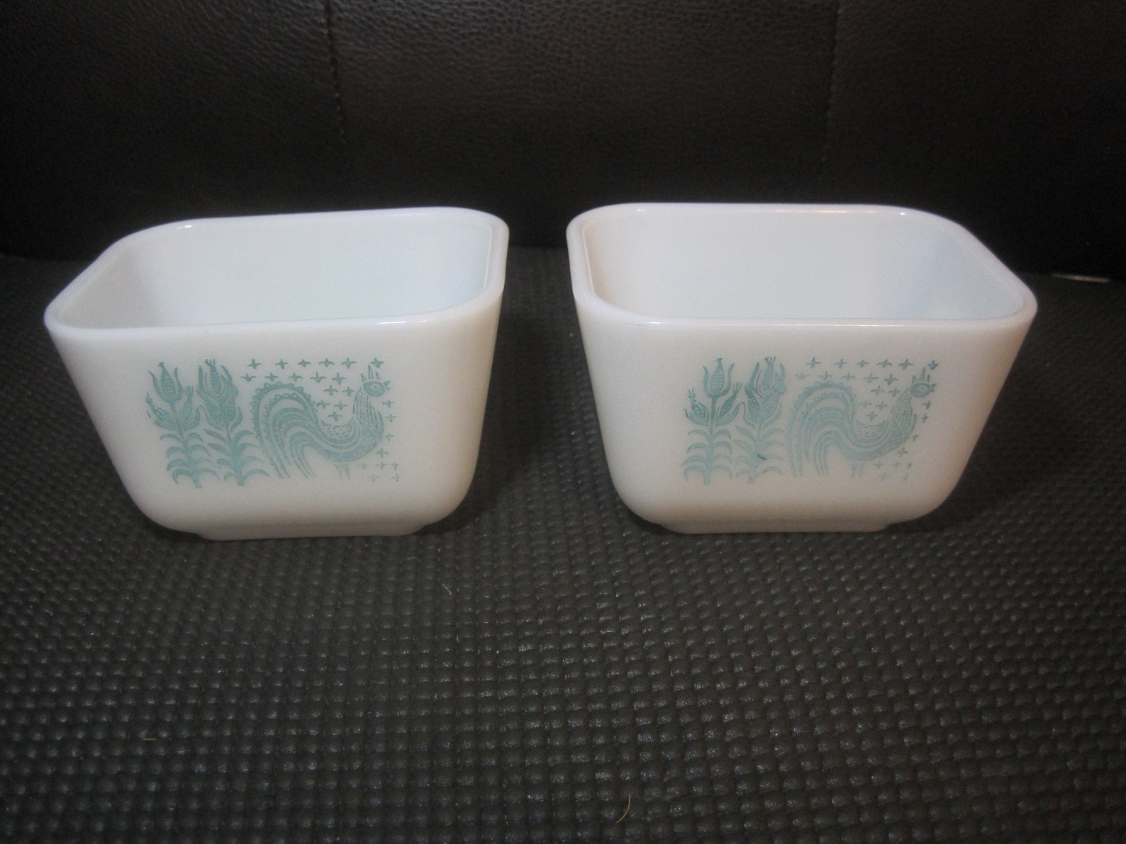 2 Pyrex Turquoise Amish Butter Print Rooster 1 1/2 Cup # 501 B ...