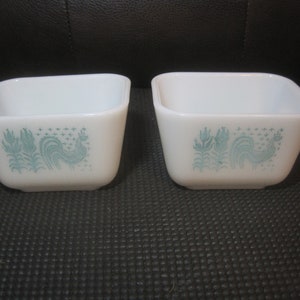 2 Pyrex Turquoise Amish Butter Print Rooster 1 1/2 Cup # 501 B ...