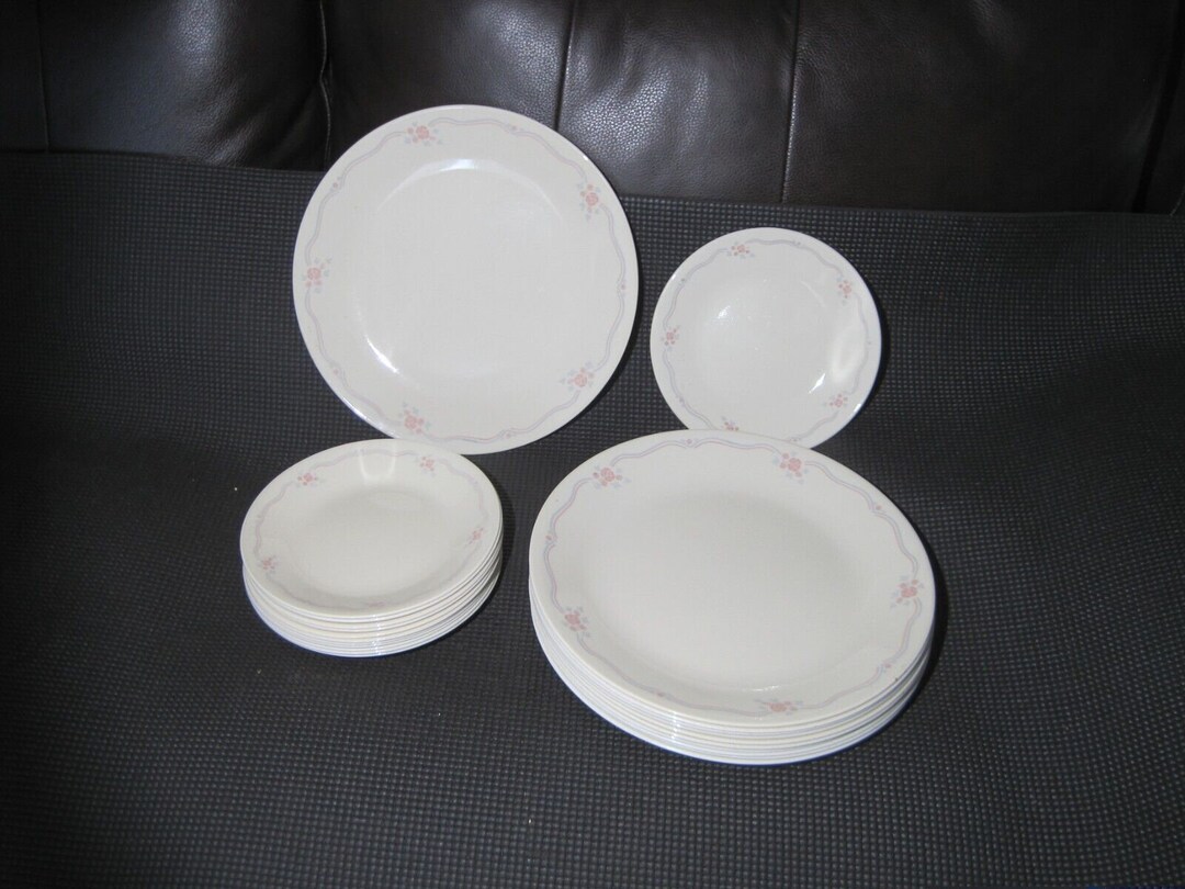 22 Corelle English Breakfast Dishes (10) 10-1/4" Dinner Plates & 12 ...