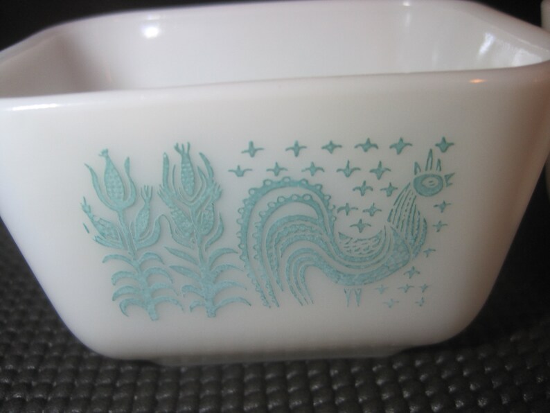2 Pyrex Turquoise Amish Butter Print Rooster 1 1/2 Cup # 501 B ...