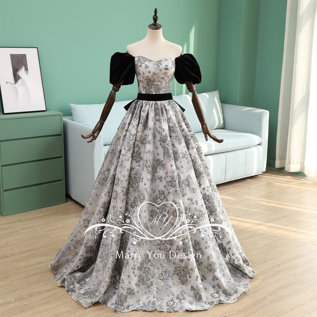 Elegant Black&white Ball Gown for Woman,embroidery Designed Senior Prom ...