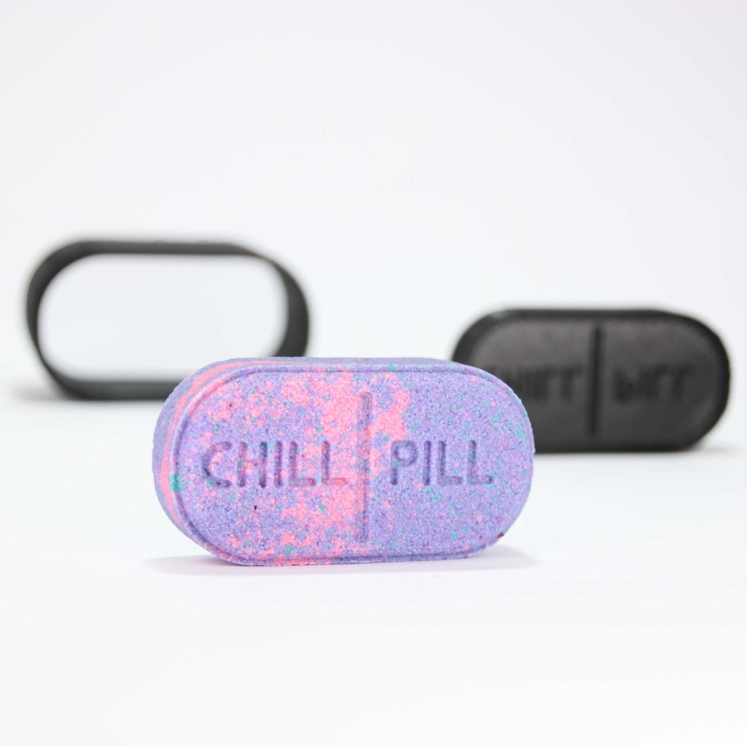 CHILL PILL Oval 3.5 Inches Bath Bomb Mold, DIY Original Bathbombs Set ...