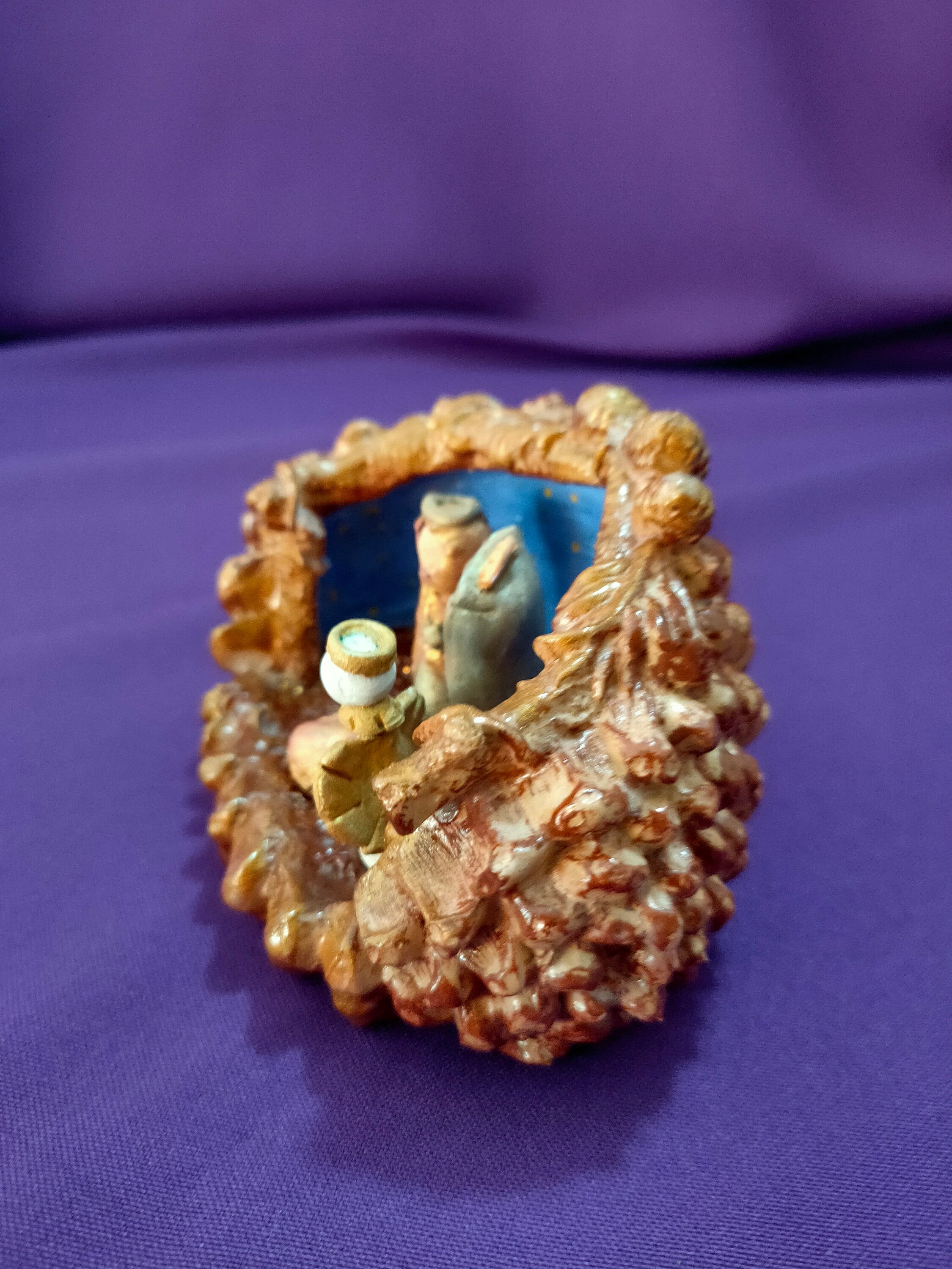 Minimalist Pine Cone Nativity Set, 5 Pieces, Handmade, Holy Family ...